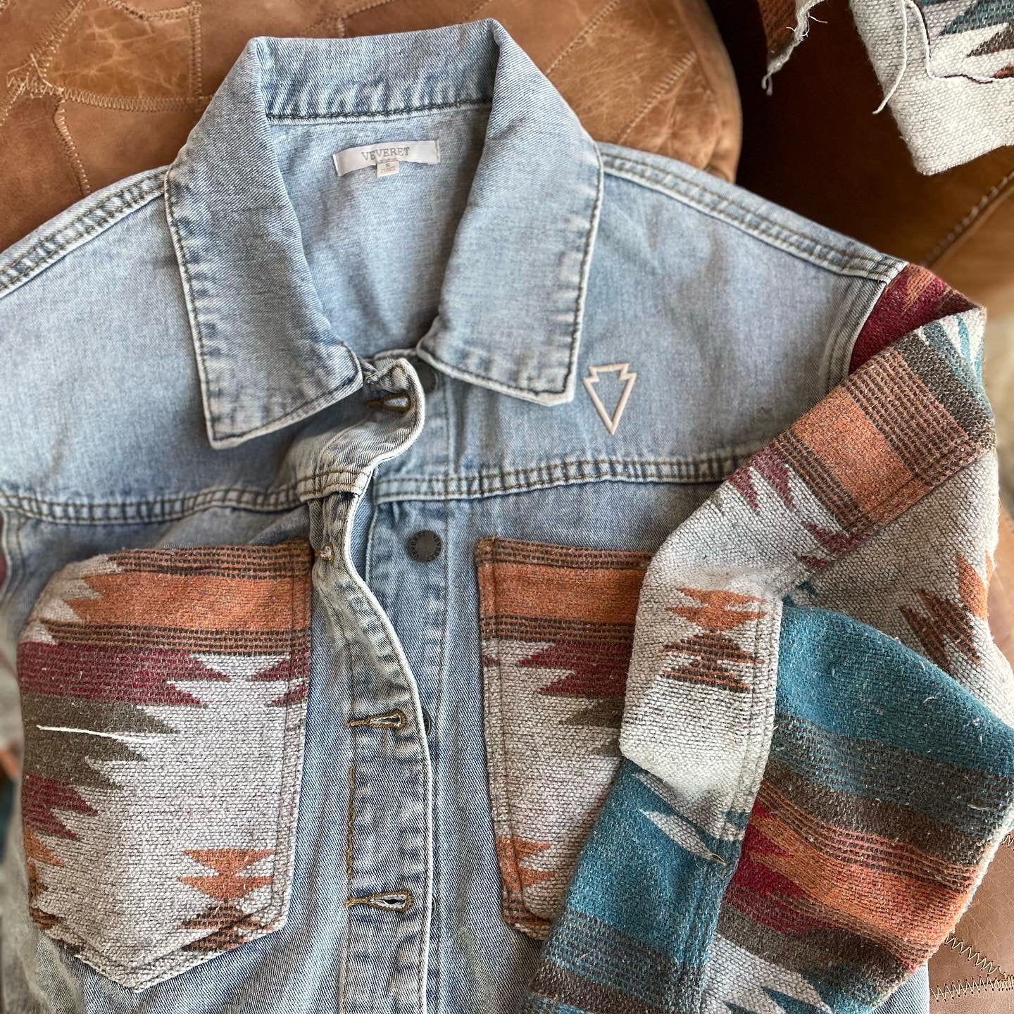 Cropped denim AZTEC jacket – eLAvate High Gear